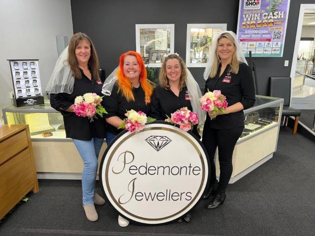 Runaway Brides in Variety Bash | Port Lincoln Times