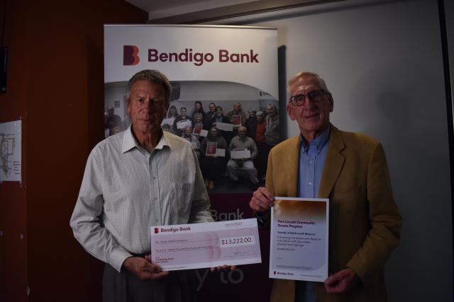 Bank delivers grants to community groups | Port Lincoln Times