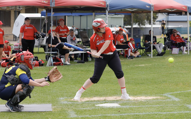 Squaws hold off Eagles | Port Lincoln Times